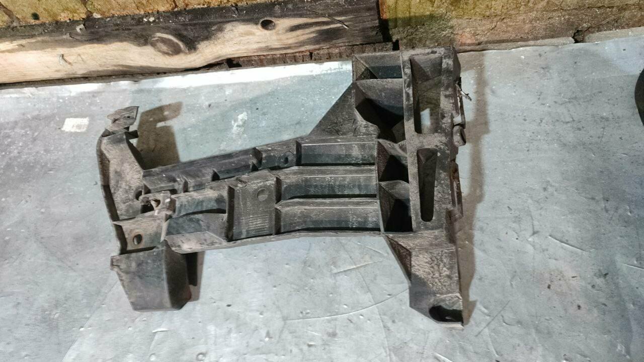 Крепление переднего бампера левое Renault Master 2 рест. 2007 7700352211