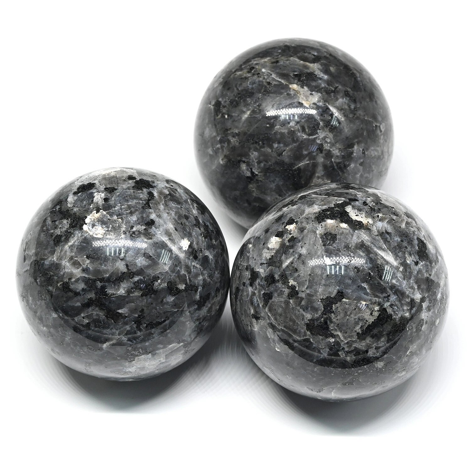 Шар из лабрадора "Ларвикита", диаметр 65-66мм .