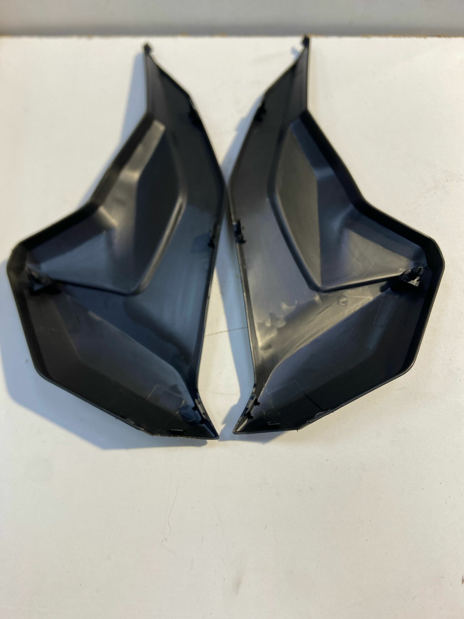 Крышки боковые Альфа RS (пара)