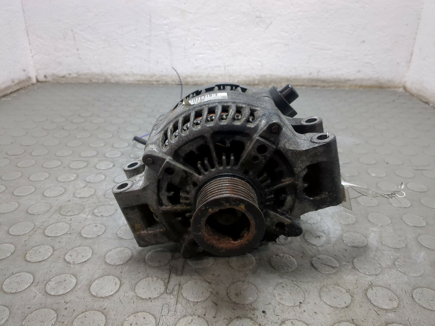 Генератор BMW 5 F10 Б/У