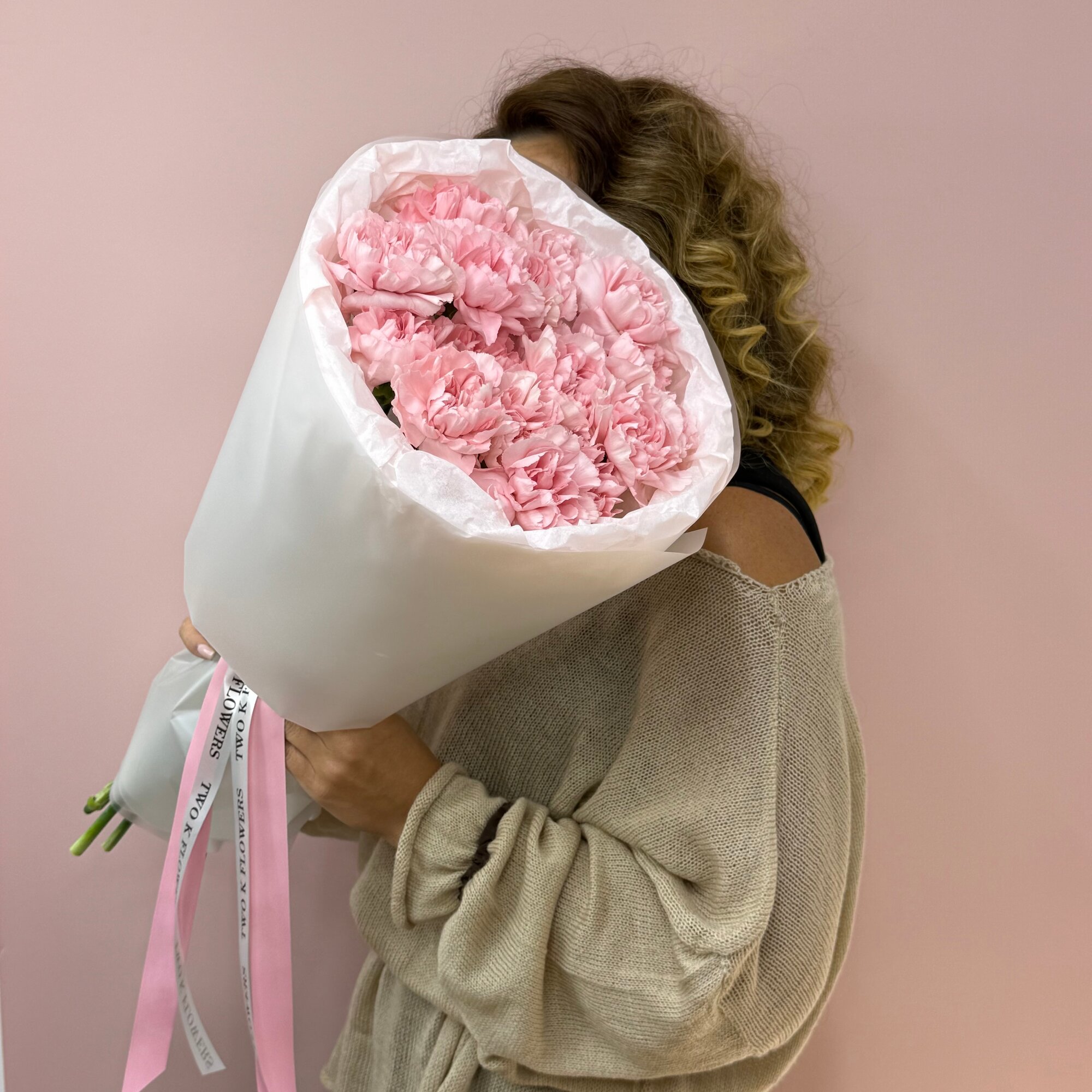 Моно букет из нежных диантусов(гвоздика) от бренда Two K Flowers