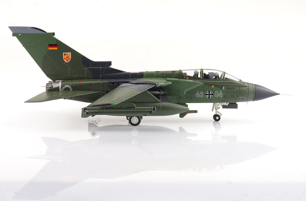 Hobby Master Модель самолета Panavia Tornado IDS — фото 1