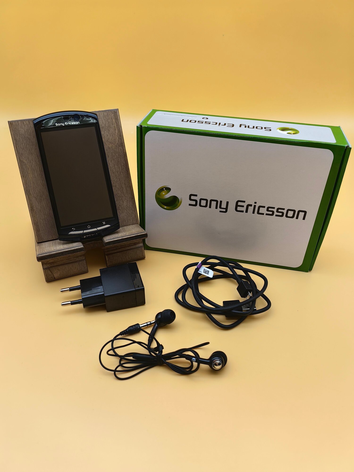 Мобильный телефон Sony Ericsson Xperia neo V (MT11i), Черный