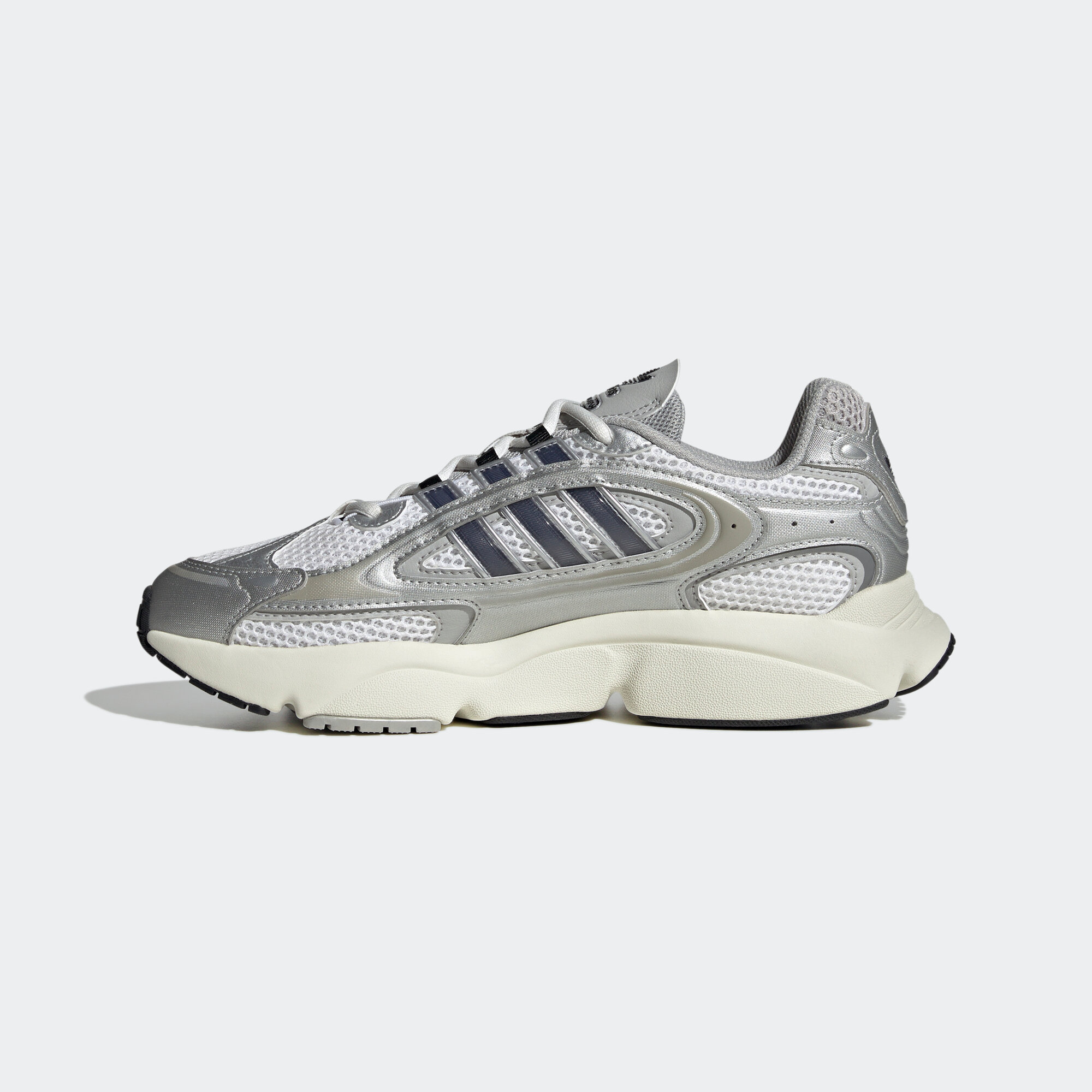 Кроссовки adidas Originals Ozmillen, размер 7 UK, белый — фото 1