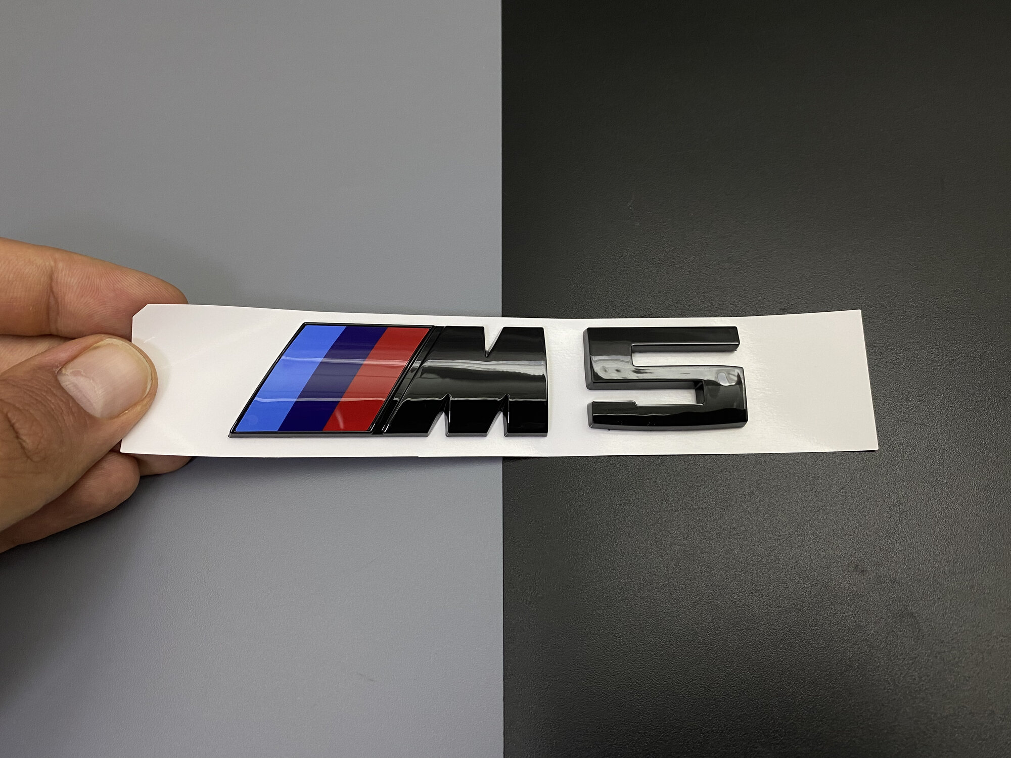 Буквы М5 на багажник BMW шильдик бмв m5 черный значок BMW черный