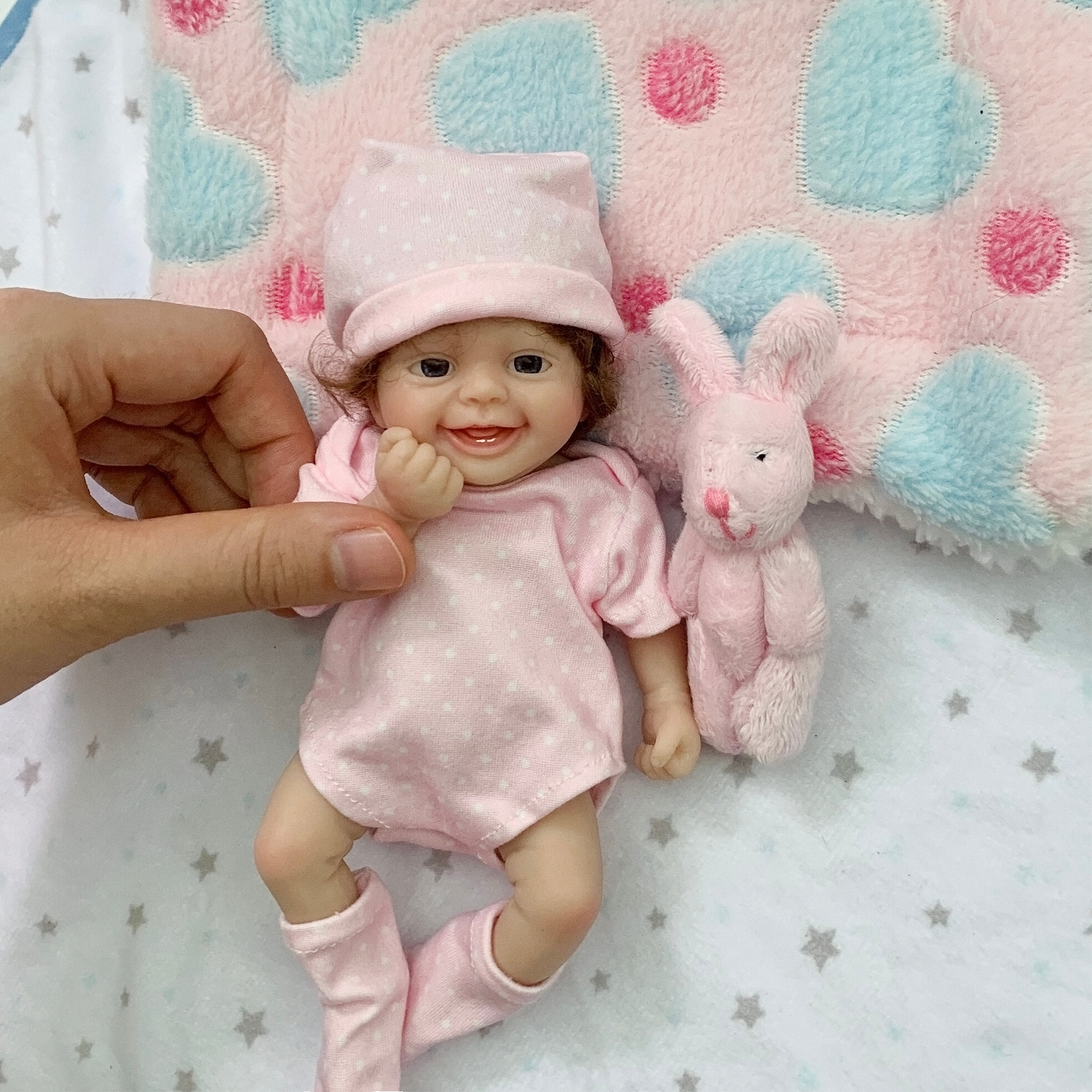 6-дюймовая милая полностью силиконовая мини-кукла реборн с большими глазами в розовом костюме