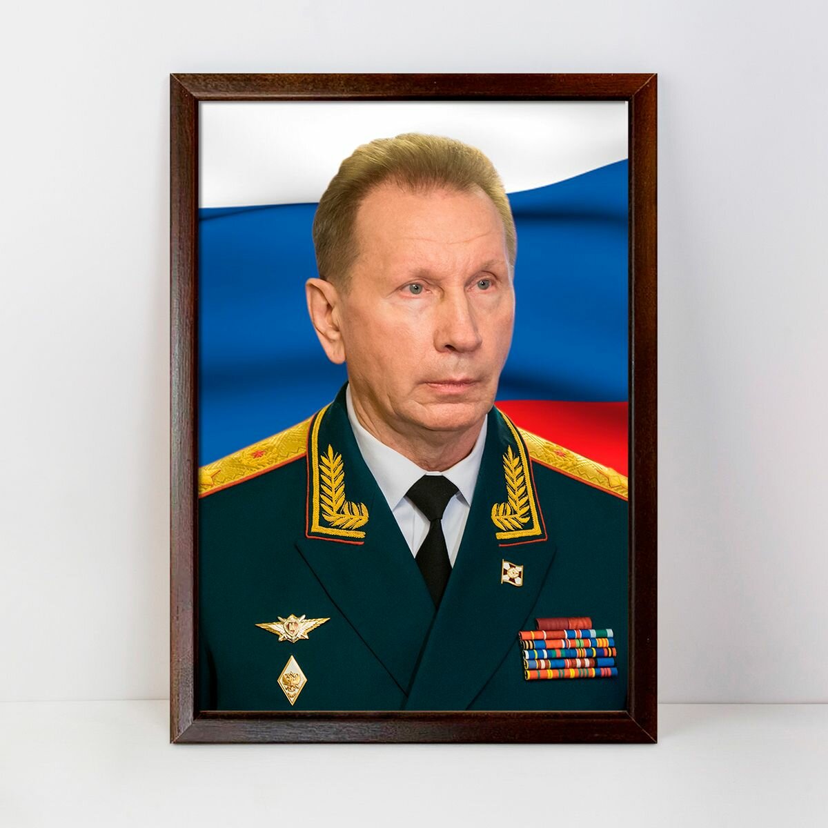 Портрет Золотова В. В. в рамке под дерево / А-4 (21x30 см.)