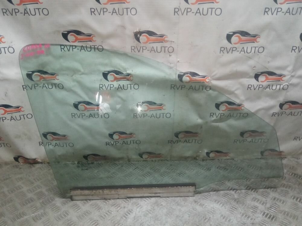 Стекло двери переднее правое Opel Corsa B 1993—00 Opel