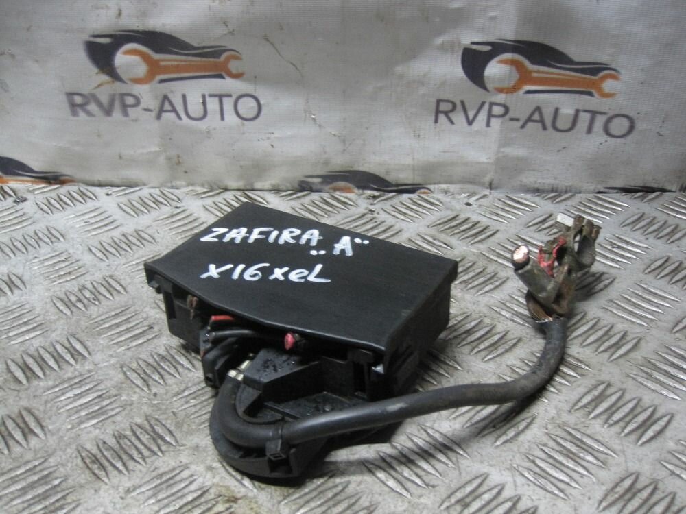 Блок предохранителей Opel Zafira A 1999-2005 09131668