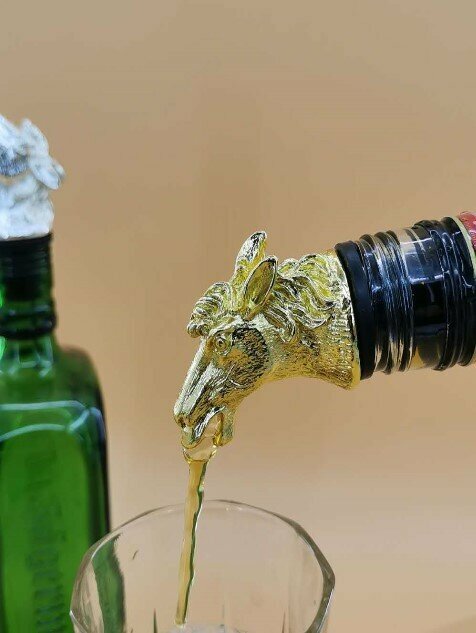 Насадка для вина с носиком в виде головы лошади, цвет золотой/ Носик для наполнителя вина в виде головы лошади