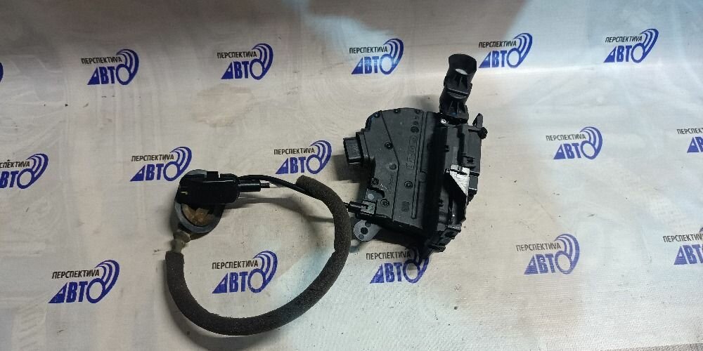 Замок двери передней левой Renault Captur 2013-201 805030788R