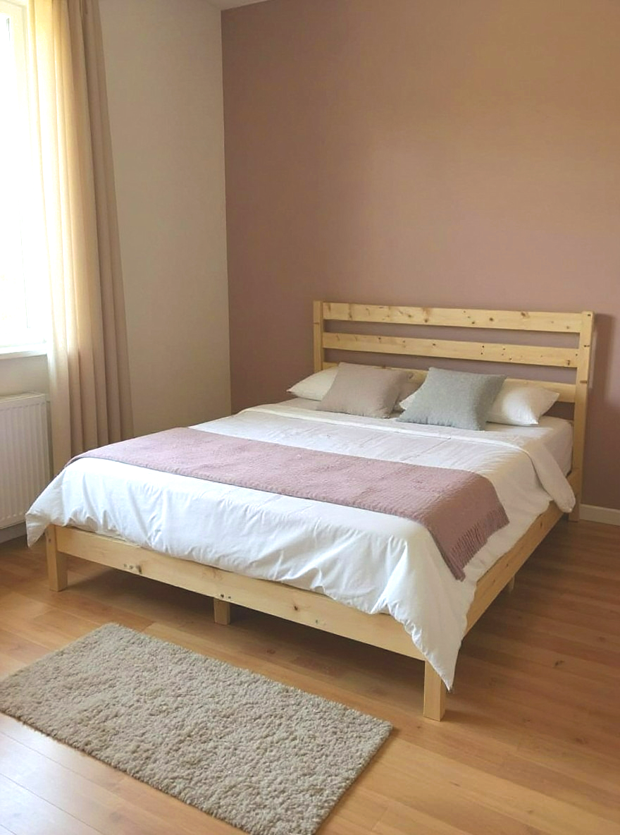 Кровать двуспальная 160х200 из массива сосны с реечным основанием