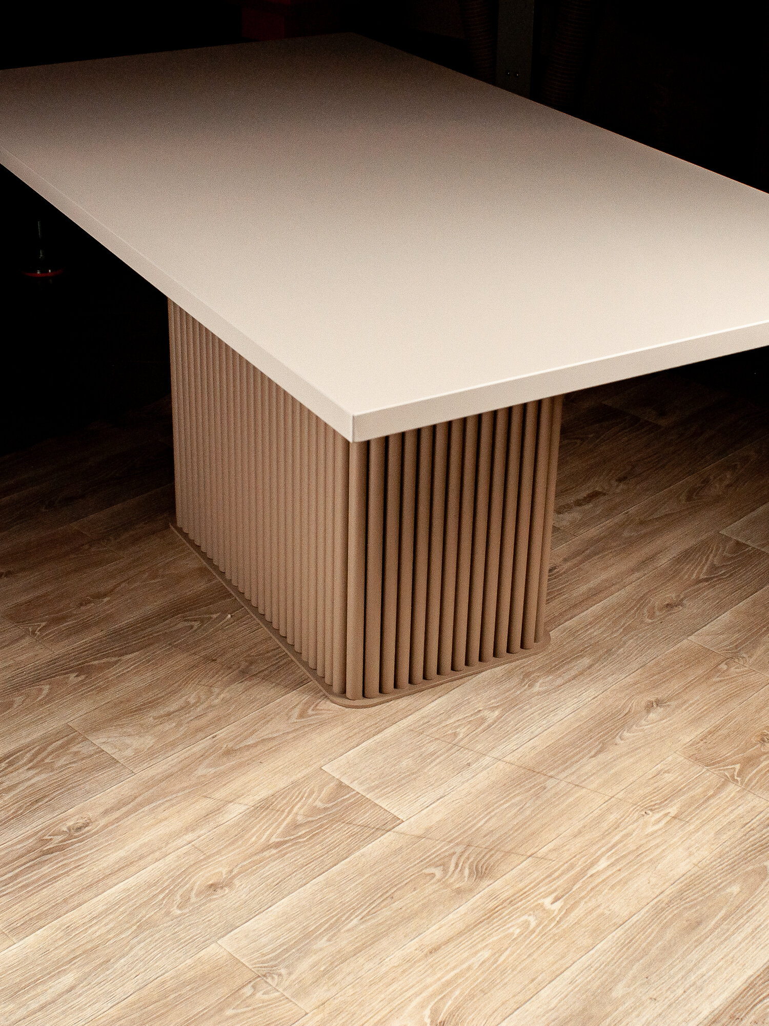 Стол обеденный Ice Сube прямоугольный металлический 1600х900 вместительный дизайнерский