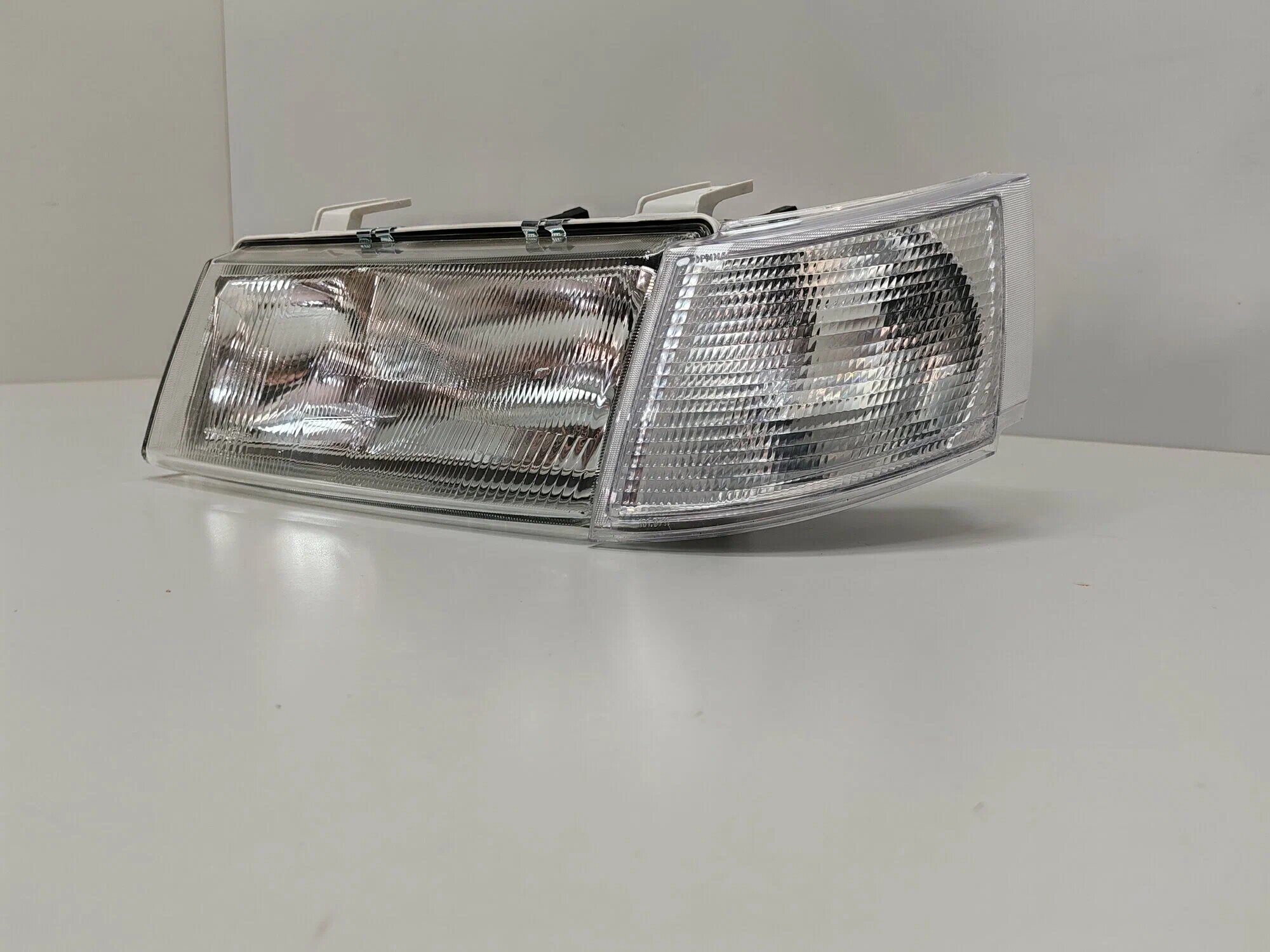 Фара ваз 2110 левая без линзы (101.3711)