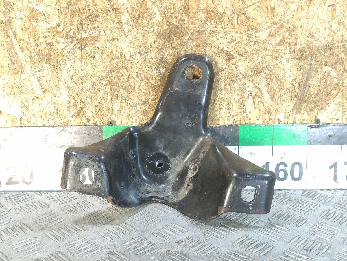 Кронштейн двигателя FORD Focus 1998-2005 98AB6037CD