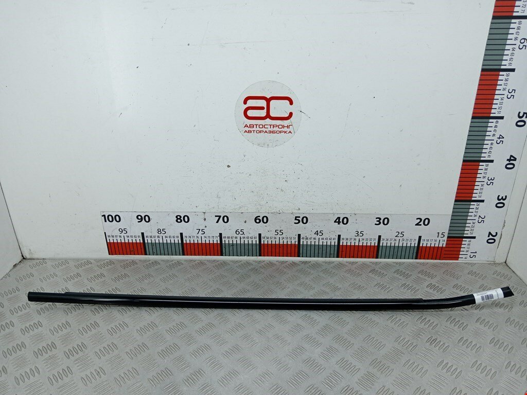 Накладка декоративная (молдинг) стекла двери передней правой BMW X5 (E70) 51337207842 арт. 2266594