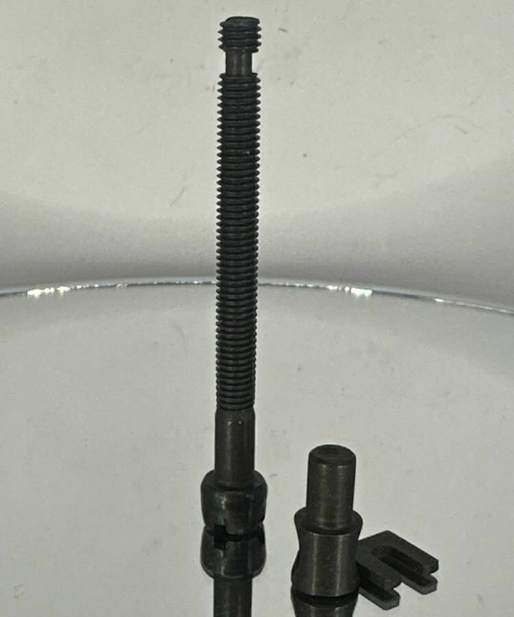 Натяжитель цепи в сборе бензопил с винтом ползунком скобой прямой 45-18К/52-20К