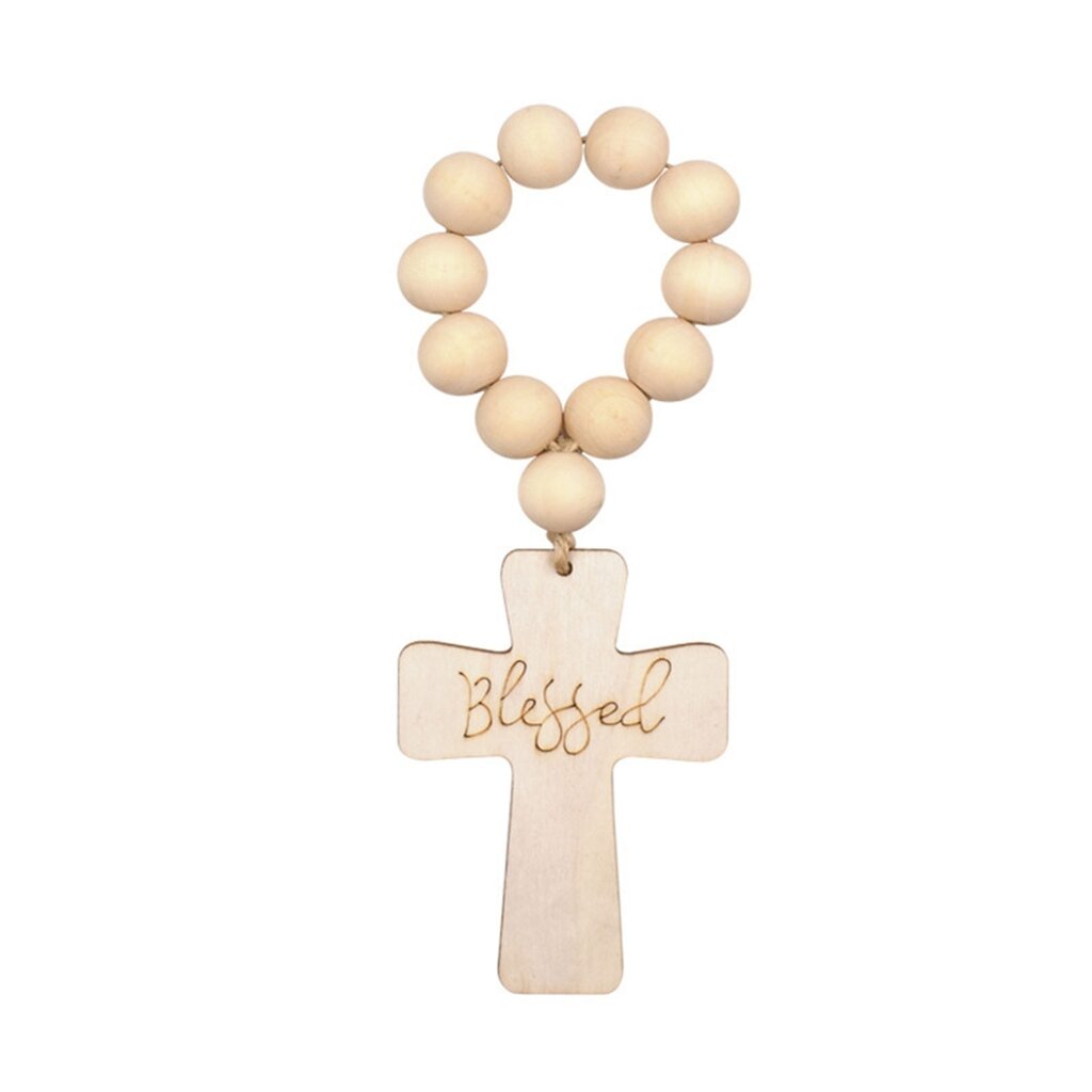 Подвеска из деревянных бусин в виде креста