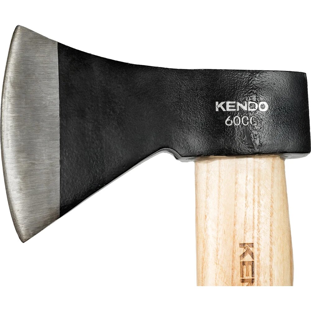 Топор с деревянной ручкой KENDO 600 г 25452, с общей термообработкой для повышения — фото 1