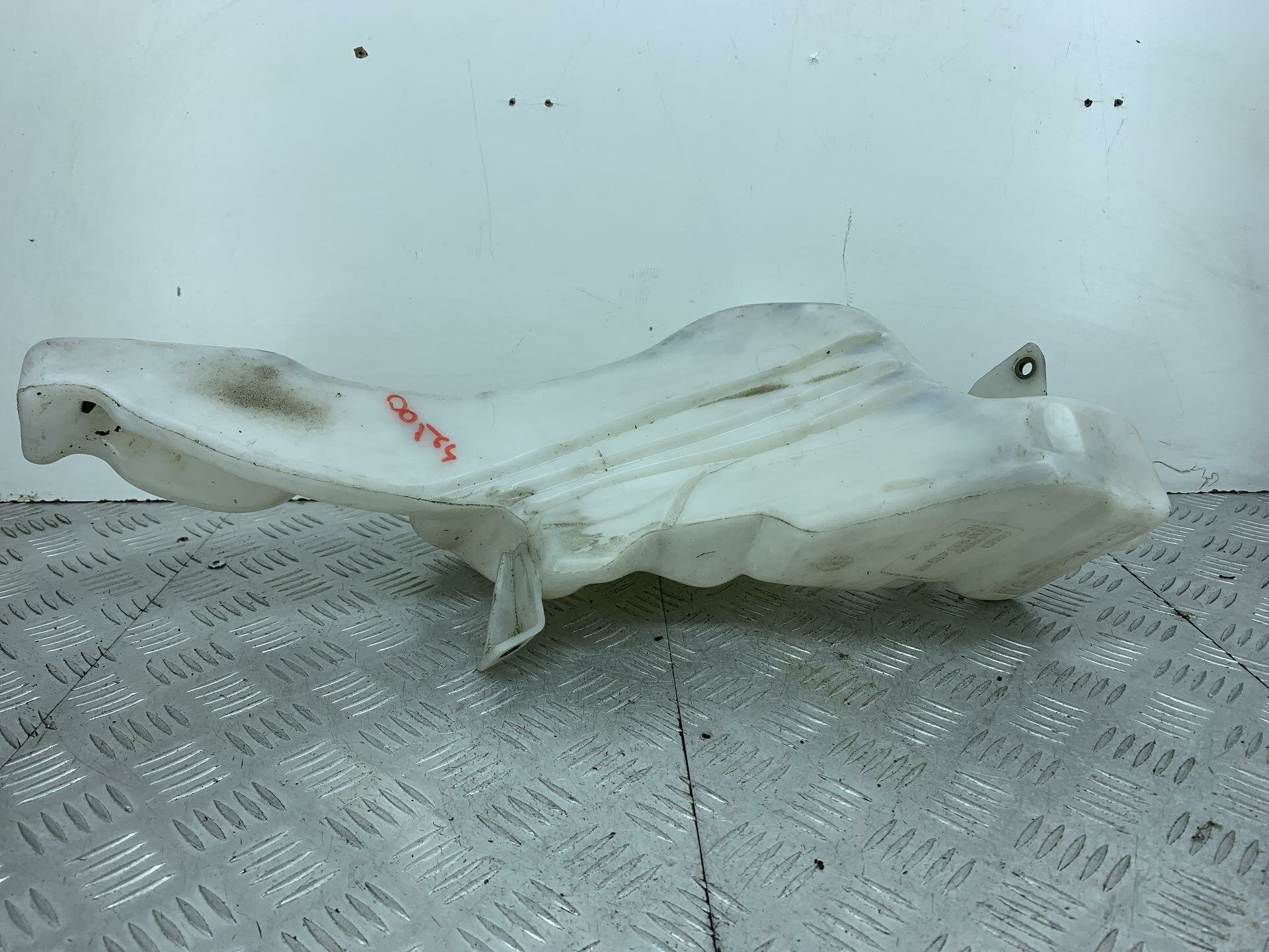 Бачок омывателя Audi A4 B5 рест. 1999 8D0955453AK