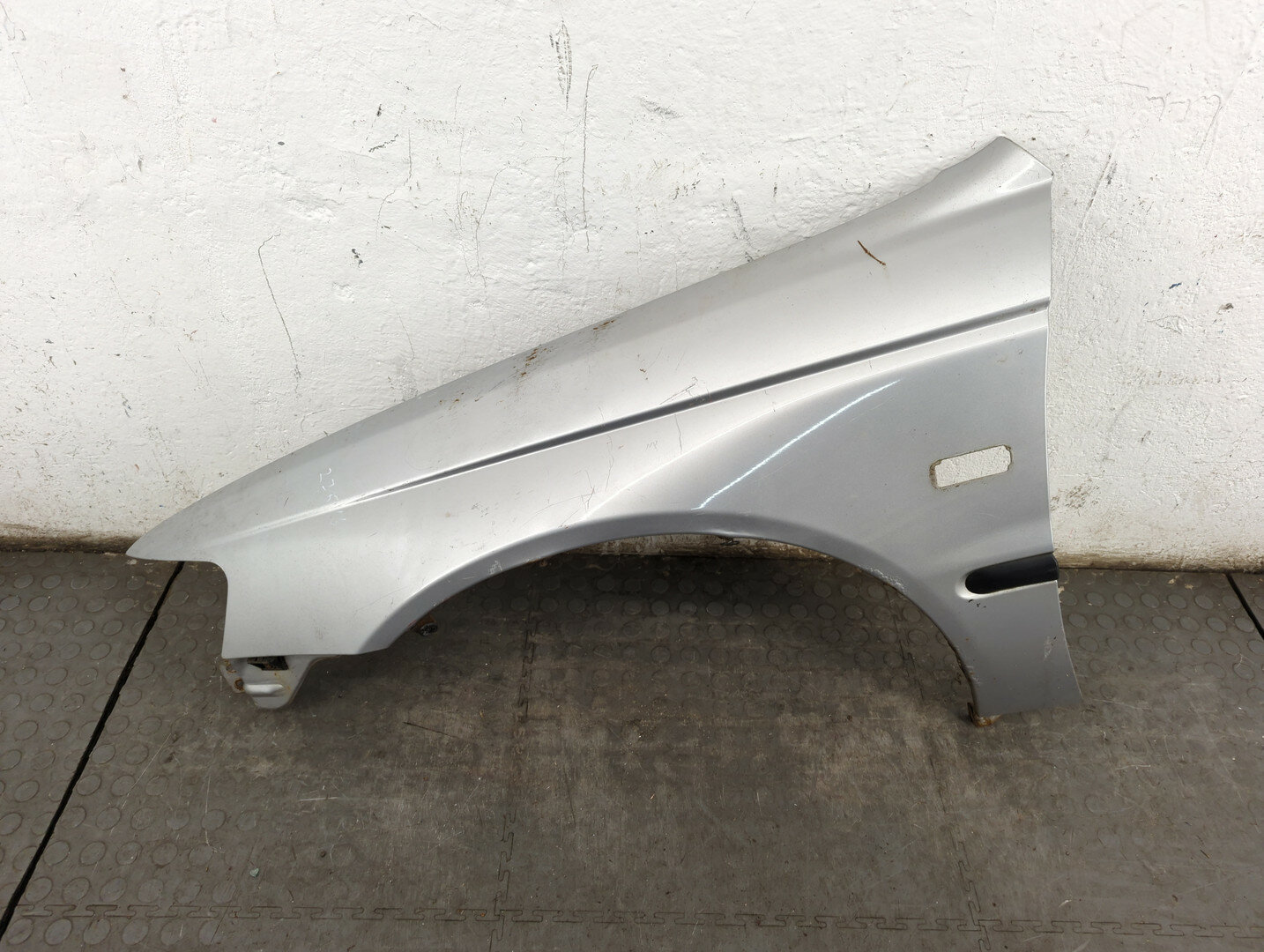 Крыло левое переднее Honda Accord 6 Б/У