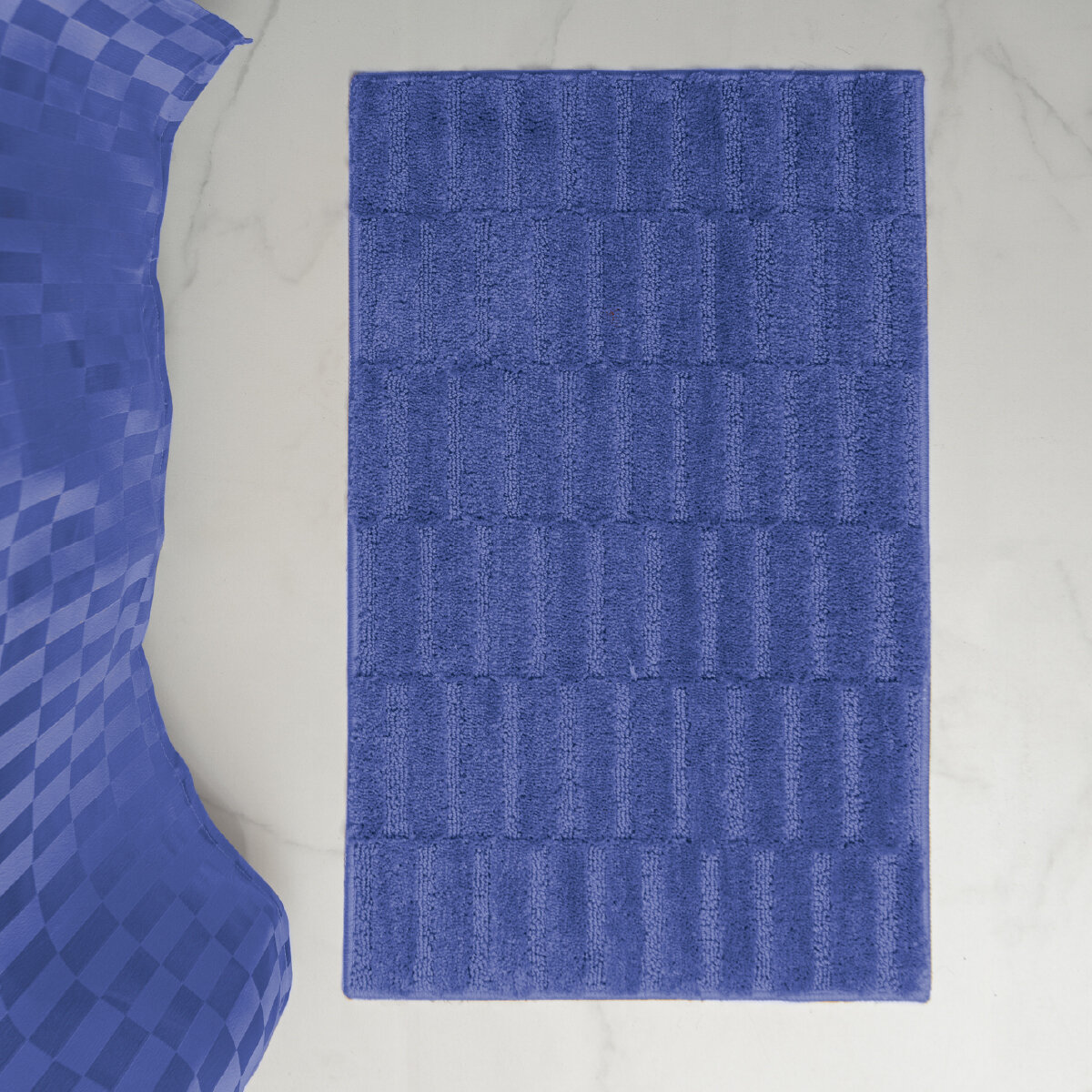 Коврик для ванной комнаты однотонный 50х80 см Terapy синего цвета