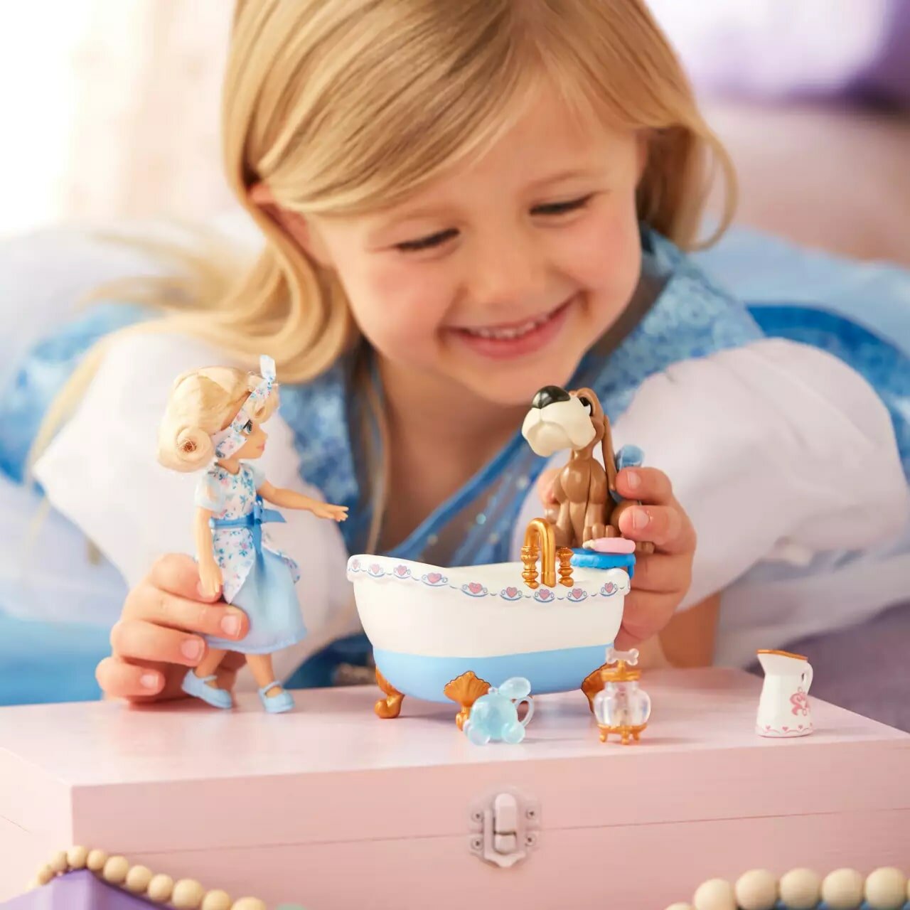 Фигурка Игровой набор с мини куклой Синдерелла Дисней серия Once Upon a Story