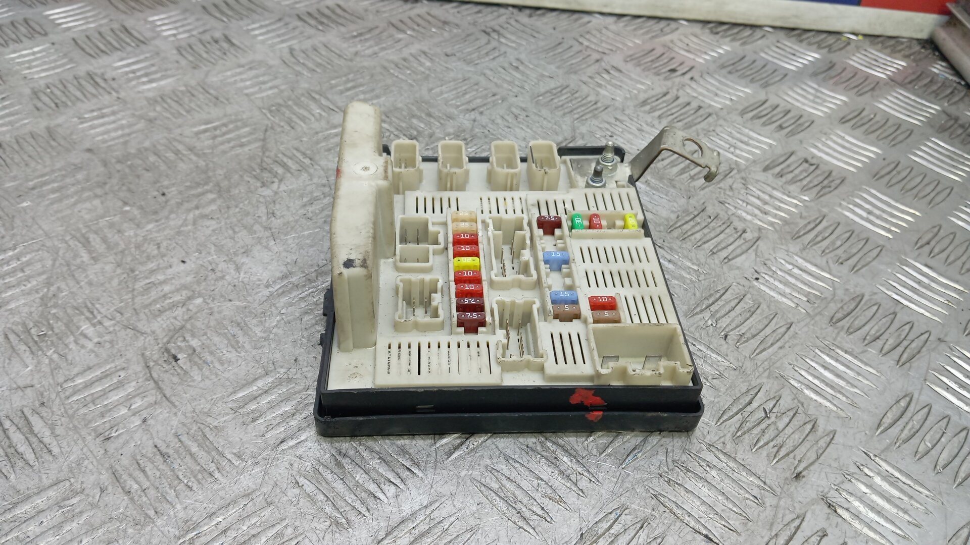 Блок предохранителей RENAULT SCENIC 2, Номер 8200481866f