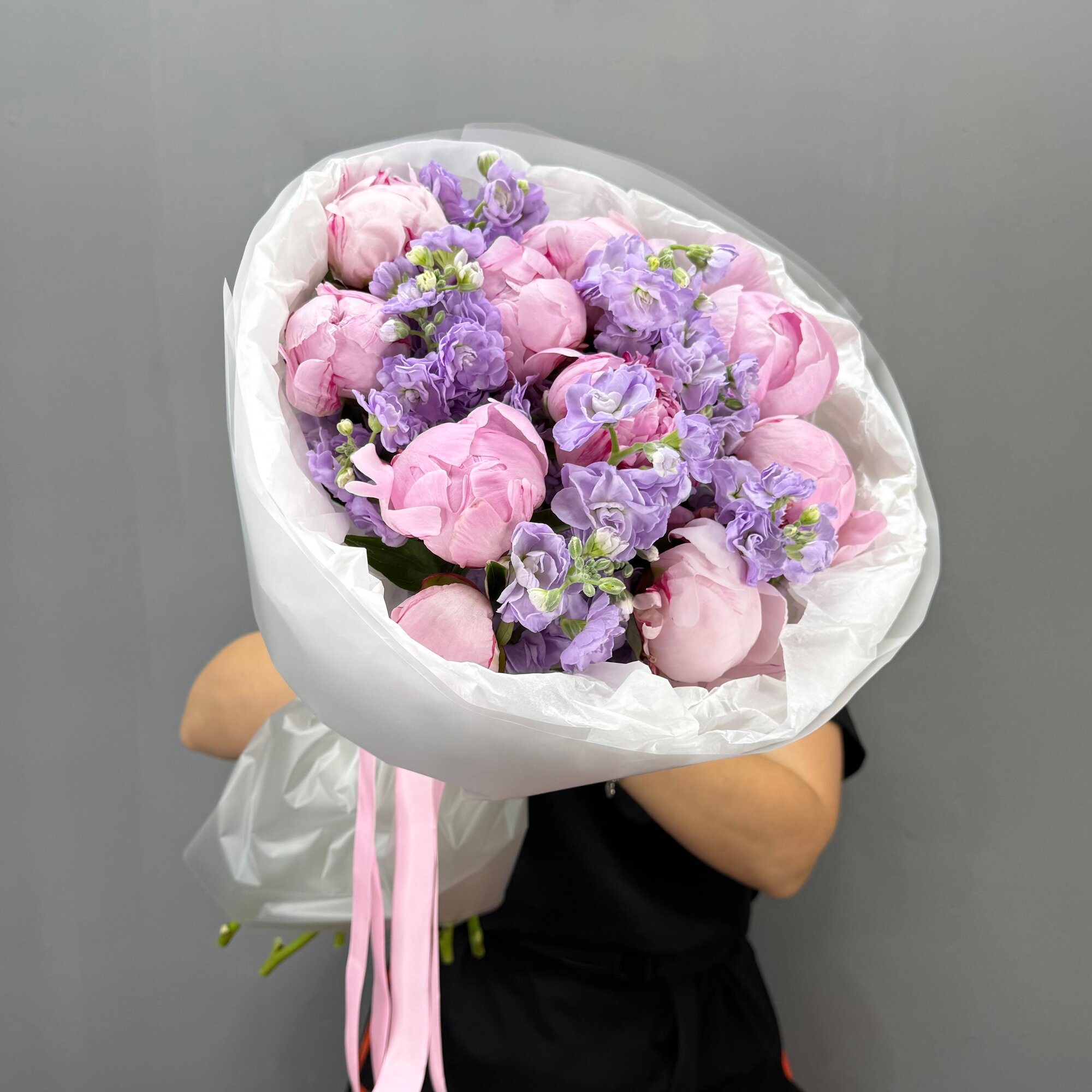 Букет Two K Flowers "Воздушный", пион, маттиола, розовый, для любимой