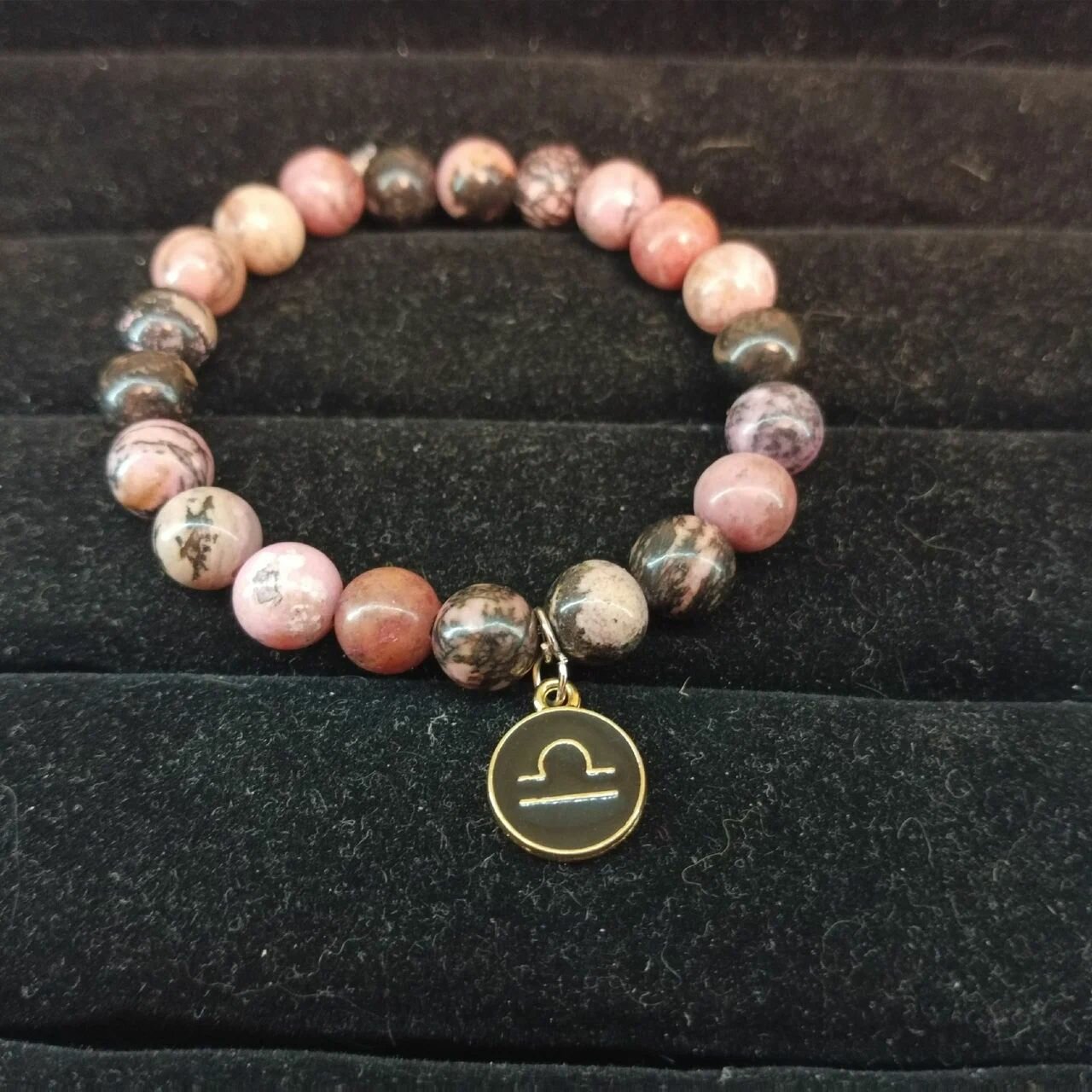 Браслет, родонит