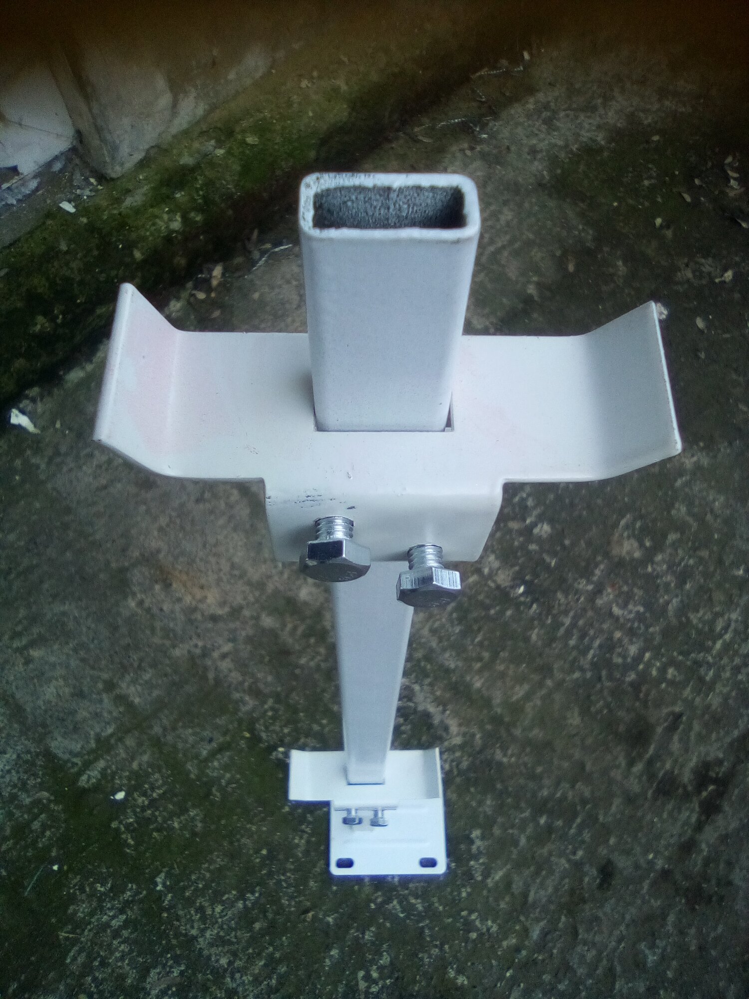 Кронштейн напол. регулир. для стальных панельных радиаторов высотой 200-600 мм (внутренний)