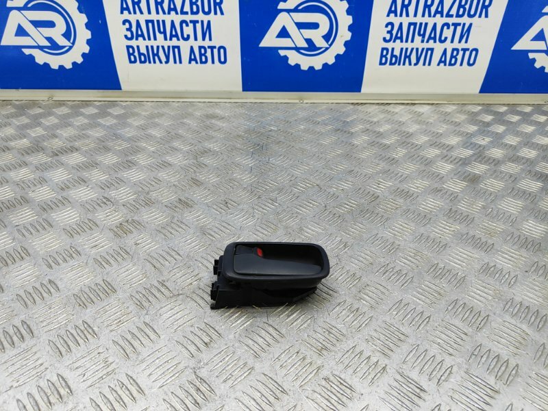 Б/У Ручка двери передней внутренняя левая Mitsubishi Lancer 9 CS / Мицубиши Лансер 9 CS 1.6 4G18 98 Л.С. седан 2005