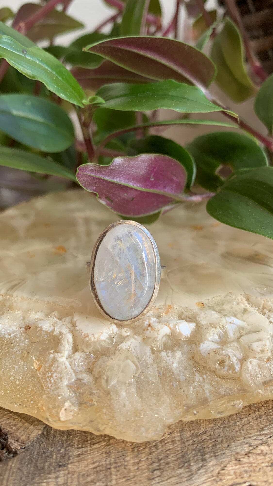 Кольцо, лунный камень