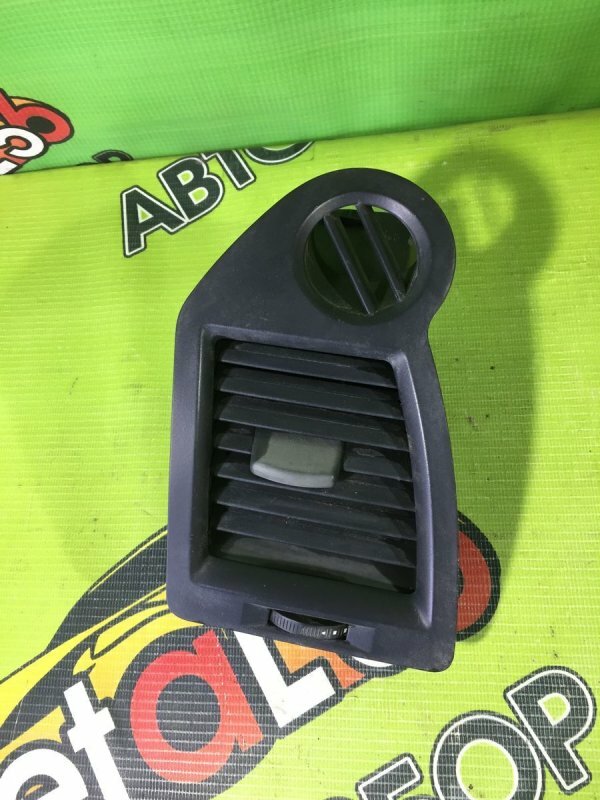 Дефлектор воздуховод Renault Megane 2 Б/У с пробегом