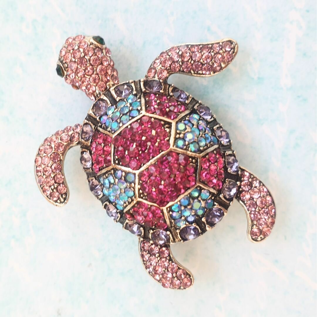 Брошь, стразы