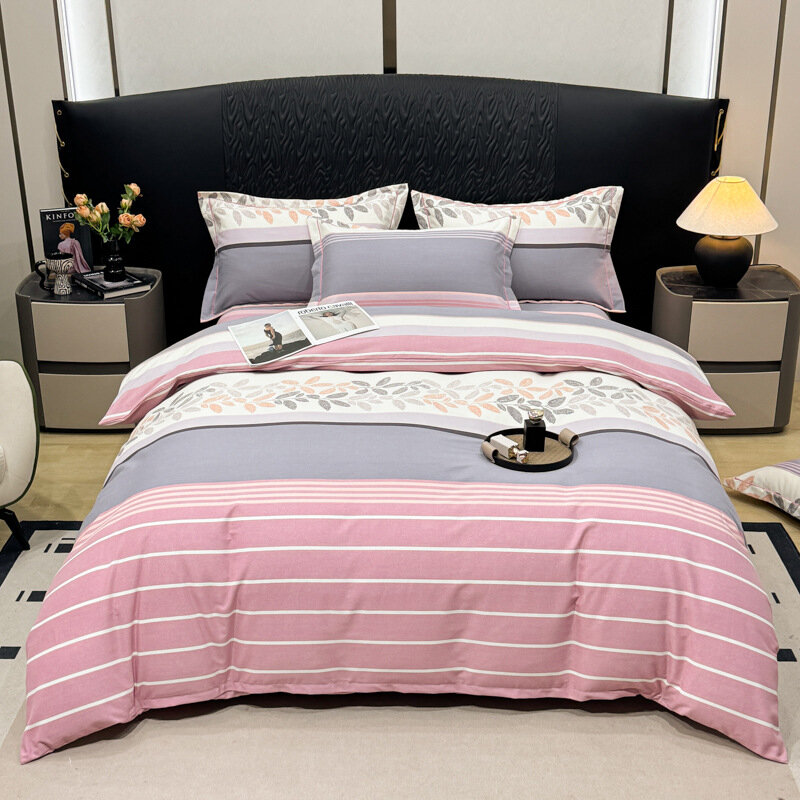 Осенне-зимний четырехпредметный комплект простого утепленного постельного белья из полиэстера и хлопка с принтованными простынями и пододеяльником от Nantong Home Textiles.