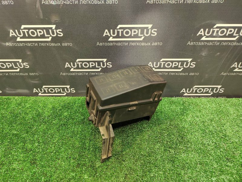 Корпус блока предохранителей Opel Vectra B 1998 (1.6 X16XEL) Б/У с пробегом