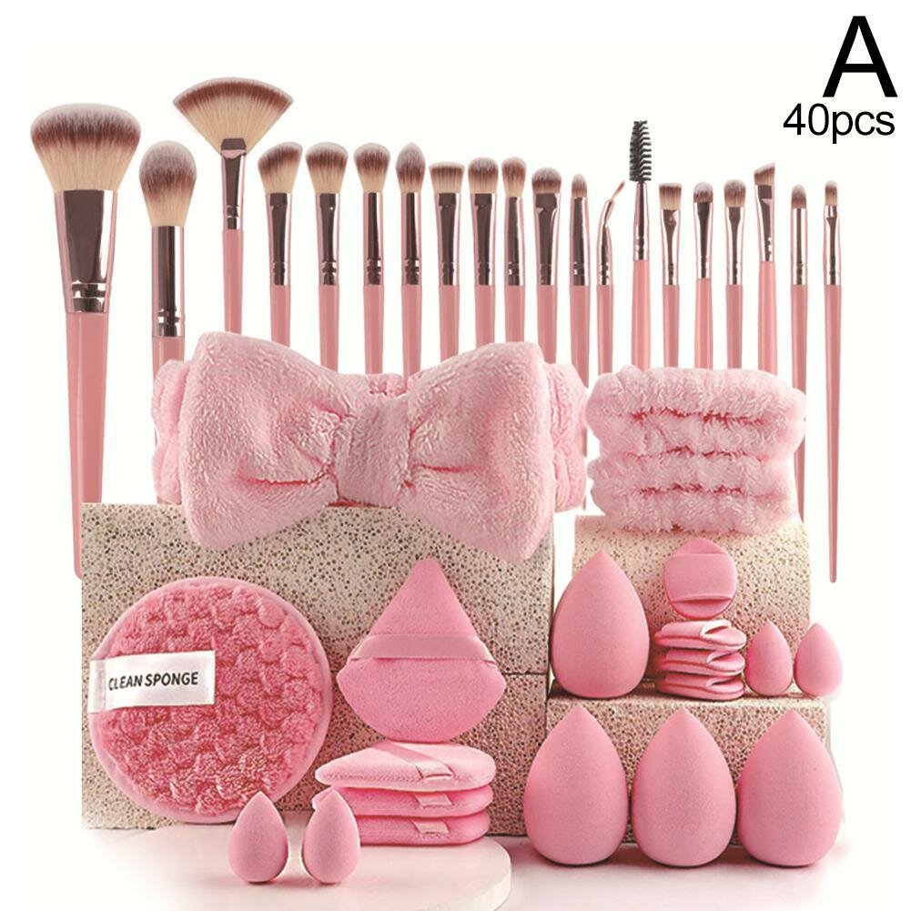 Набор косметических принадлежностей из 40 предметов