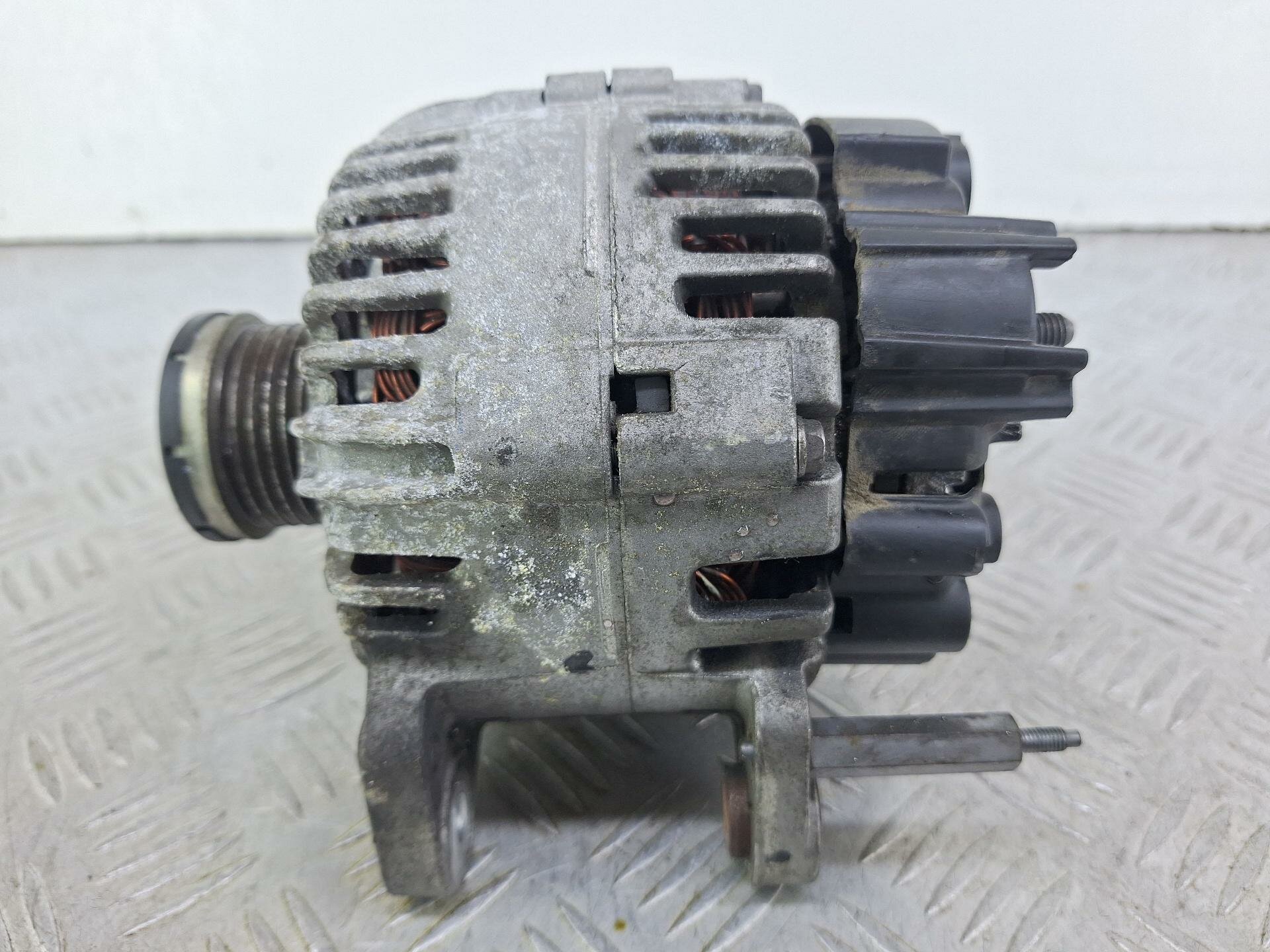 Генератор Skoda Fabia 2 рест. 2012 03F903023E