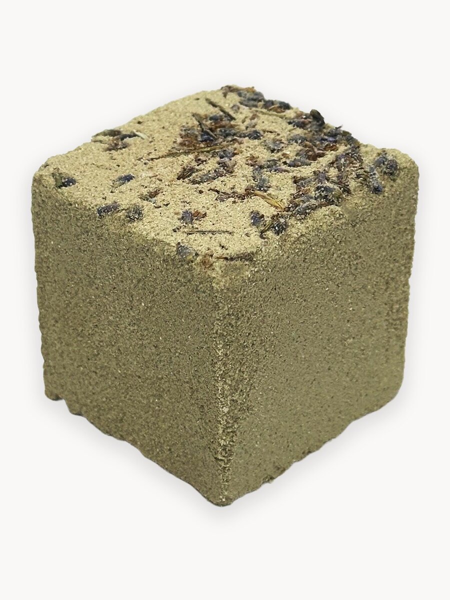 Бомбочка для ванны Solace с ароматом Цветочный ручной работы с морской солью, шиммером и сухоцветами (светло-зеленый)