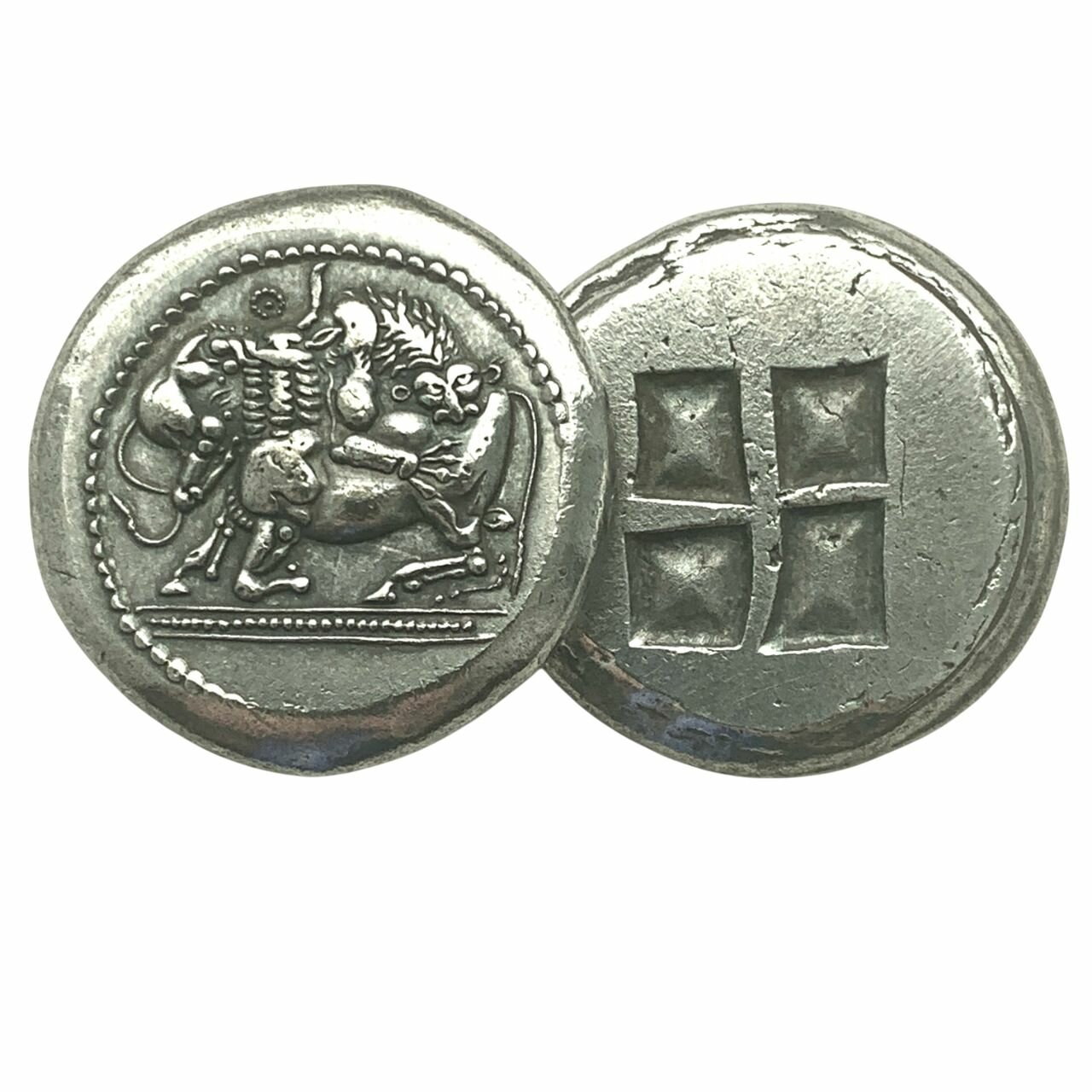 Античная монета Тетрадрахма 400 год до н. э. Акантос Македония. Лев нападает на быка. Коллекционная.