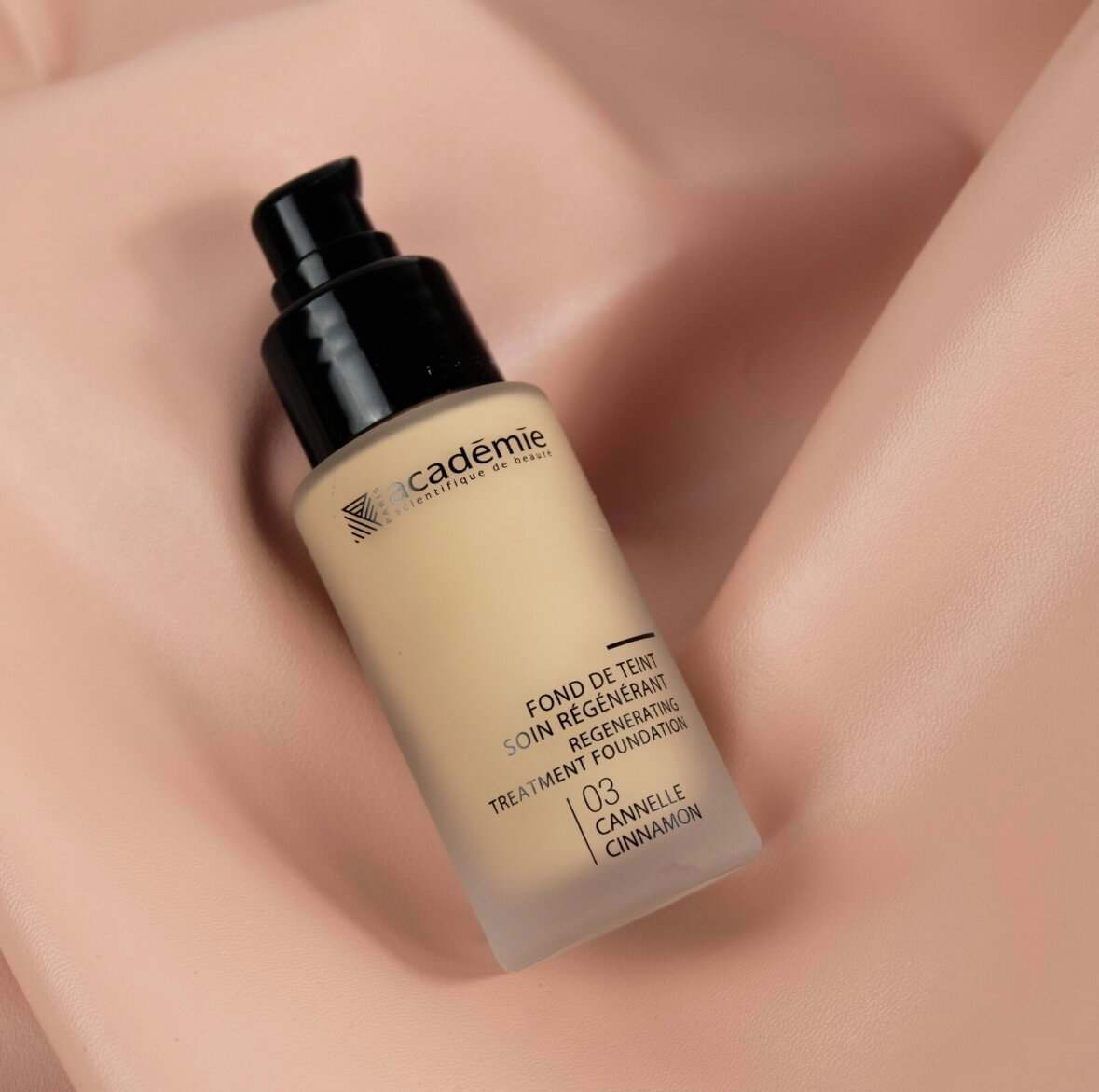 Academie Регенерирующая тональная основа тон 3 Корица Regenerating Treatment Foundation 30 мл