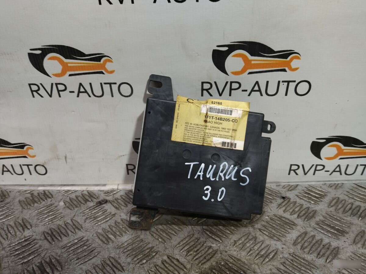 Блок предохранителей Ford Taurus 3.0 1996-2006