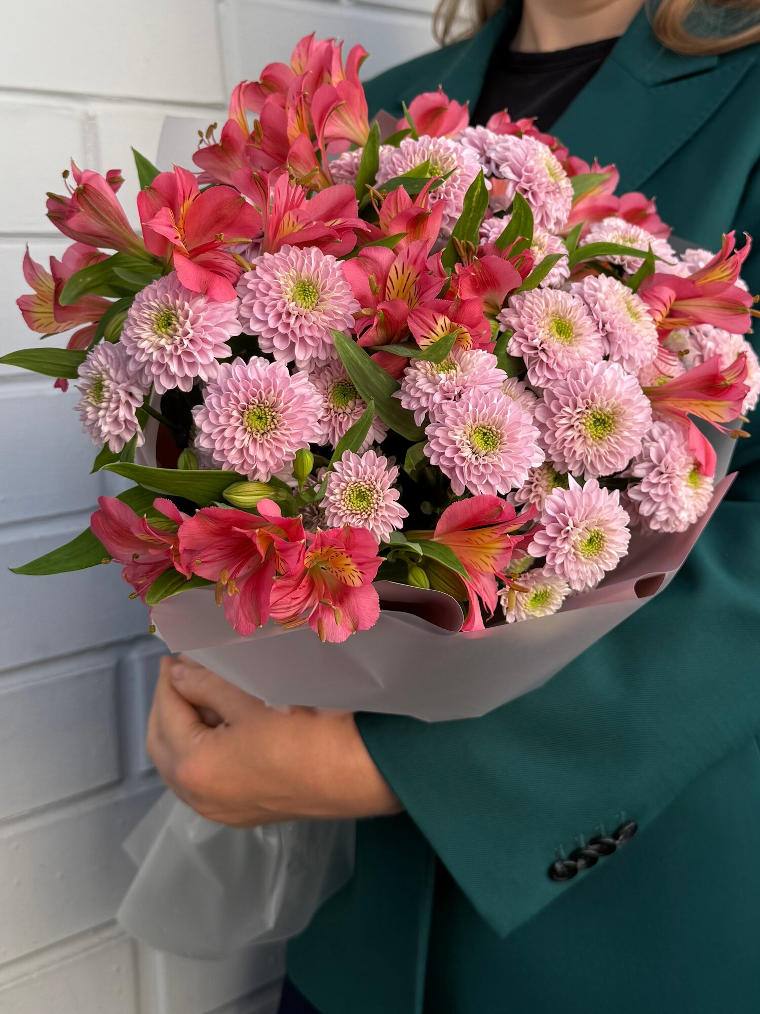 Букет учителю из хризантем и альстромерий