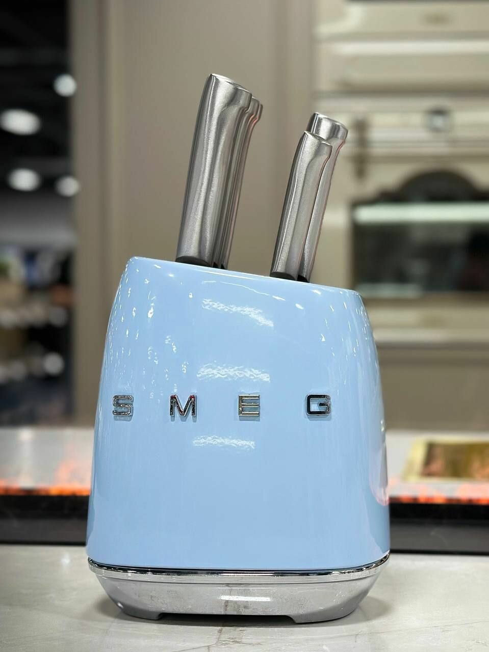 Smeg Набор кухонных ножей из нержавеющей стали, 7 предметов, с подставкой Голубого цвета