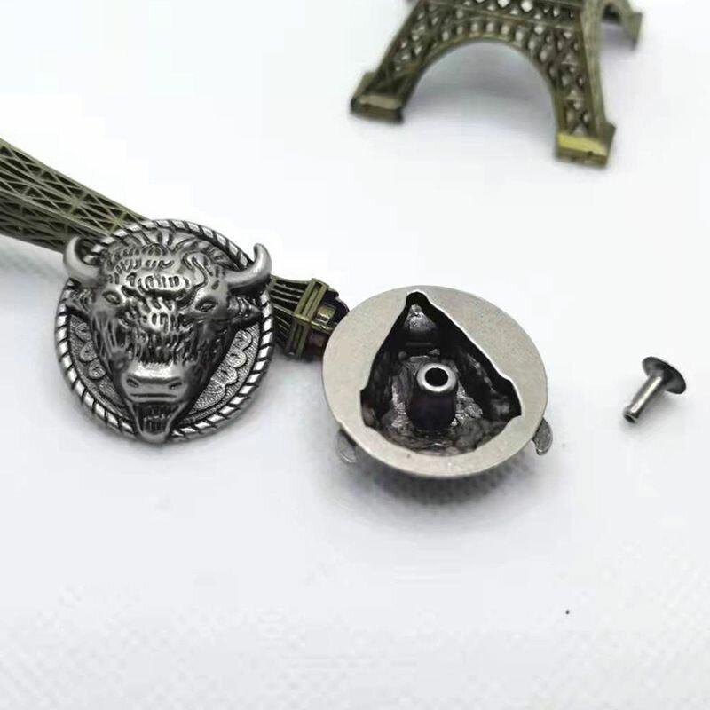 Кончо - "Зубр" на заклепке, 5 шт - цвет Античное серебро
