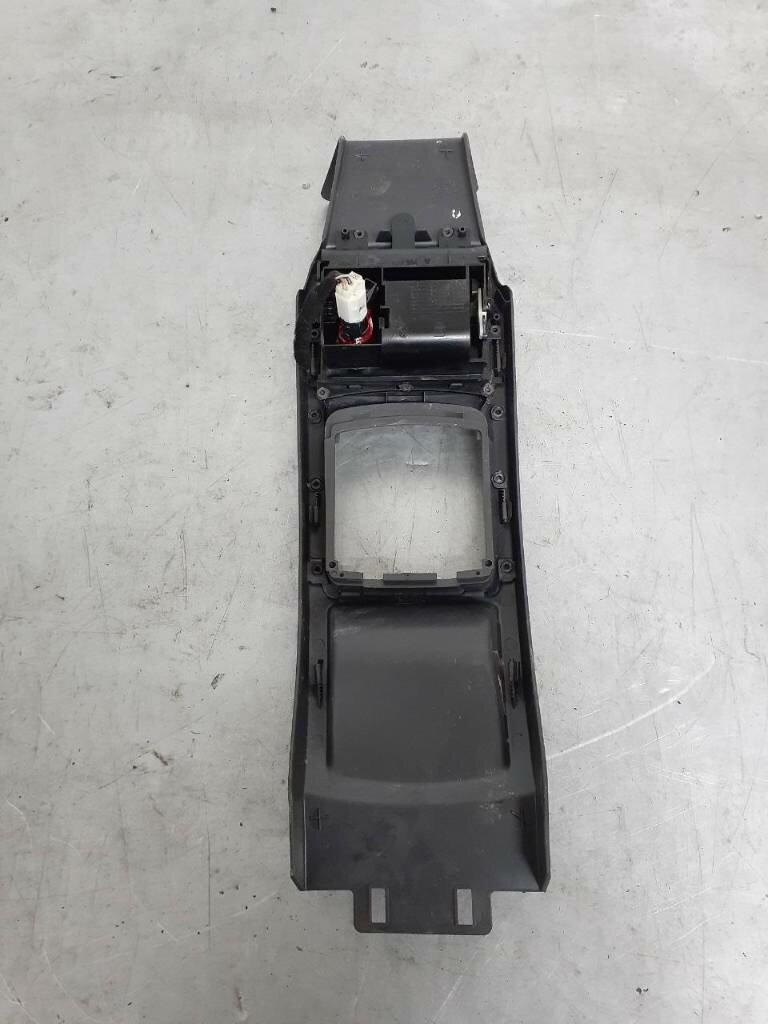Консоль центральная Volkswagen Polo 4 рест. 2008 6Q1863241