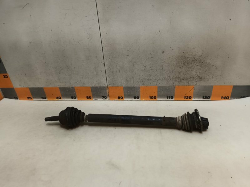 Б/У Шрус, полуось Привод передний правый Volkswagen Passat B3 440474 VAG арт. 440474