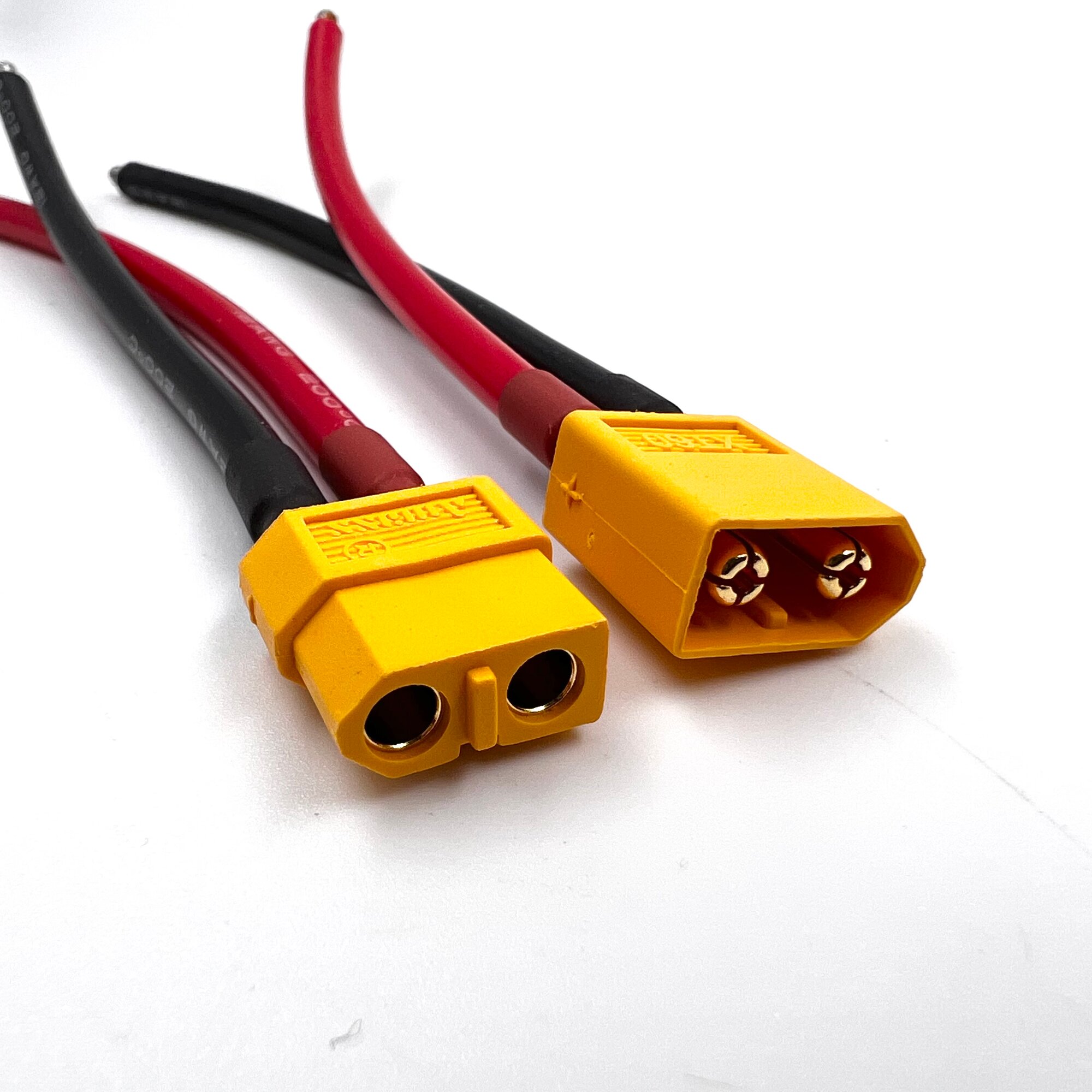 Разъем питания Amass XT60-F + XT60-M с силиконовым проводом 12AWG, 100 мм, 1 пара