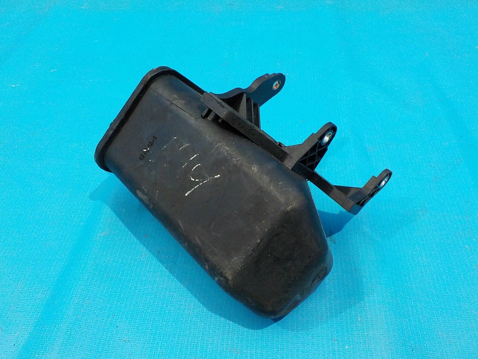 Топливный абсорбер (угольный фильтр) SKODA Yeti 2009-2018 1K0201801E - Б/У